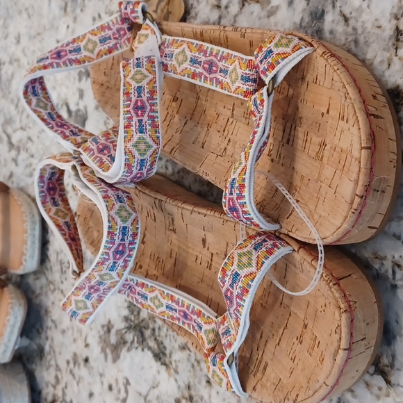 Born | Shoes | Born Women Size 1 Sandals Knew | Poshmark